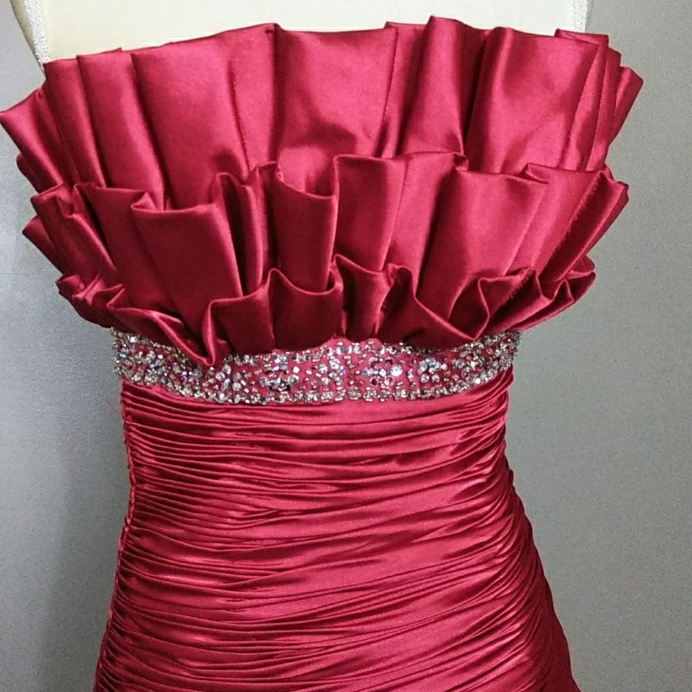 Size 8 Cinderella Red Ruffle Evening Gown - Gem